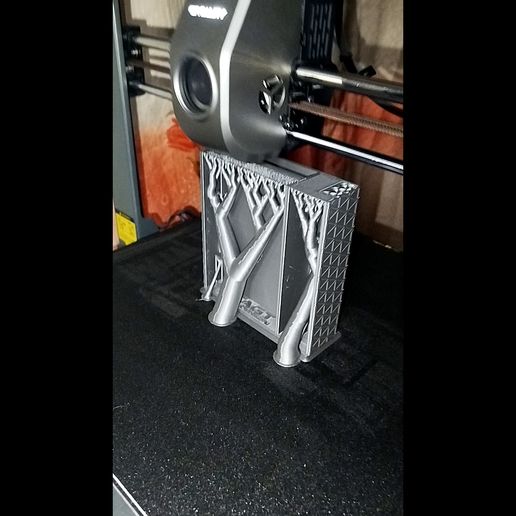 STL file CASE EXTERNO HDD/SDD CON TAPA MAGNETICA 2,5 PULGADAS VERSION ...