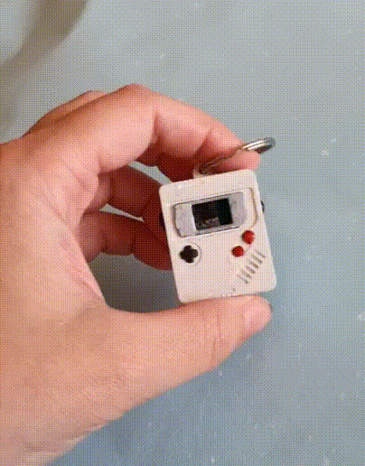 🗝️ Gameboy Keychain with rotating screen FREE・Free STL File for ・Cults