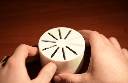 🧲 Revolving SD card storage / holder・ STL File for 3D printing・Cults