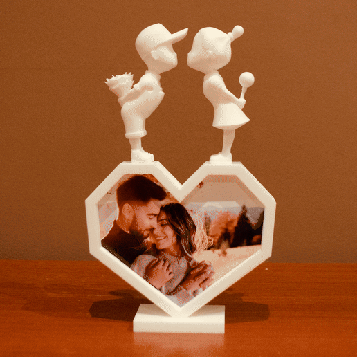 STL file Valentine's Day Heart Photo Frame of couple kissing 💜 ・Model ...