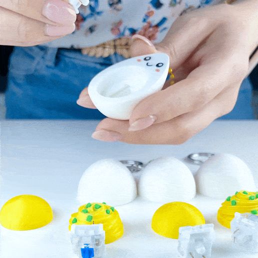 Clicker Egg Keychain 🥚 with Smiley Faces 😆, Fun Fidget・ STL File for 3D ...