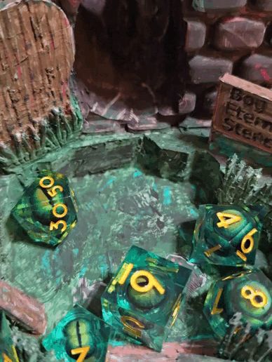 🎬 Labyrinth movie dice tower( the Bog of Eternal Stench)・Free STL File ...