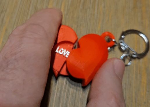 STL file Magnetic heart keychain 🧲 ・3D printer design to download・Cults